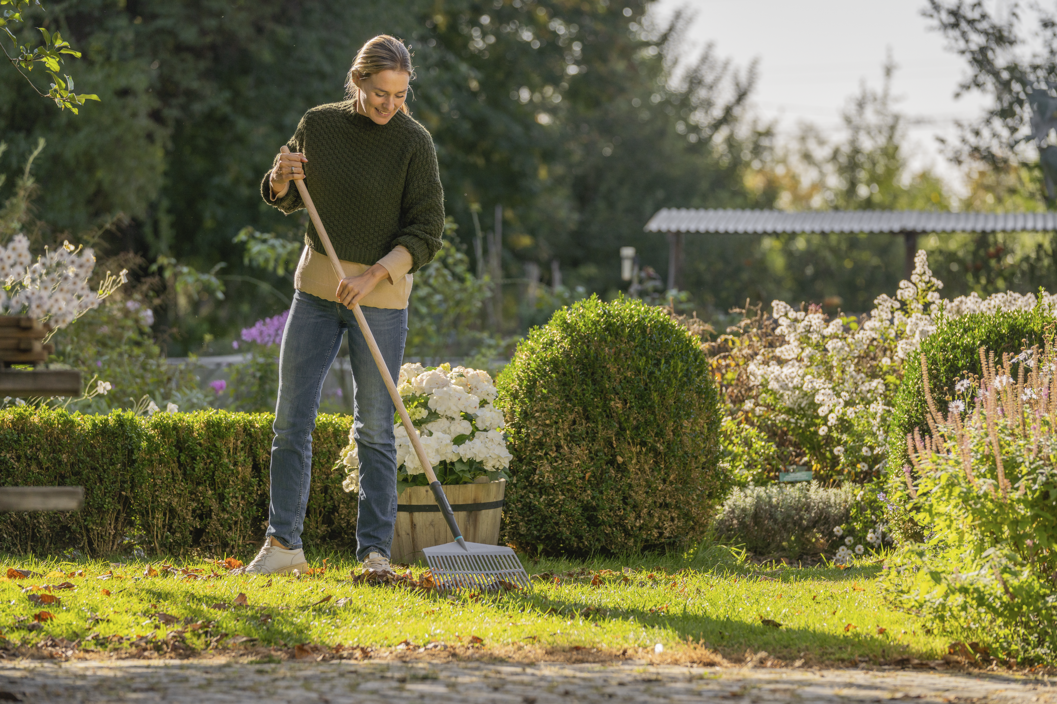 PureLine Lawn Rake, Garden Helpers | GARDENA